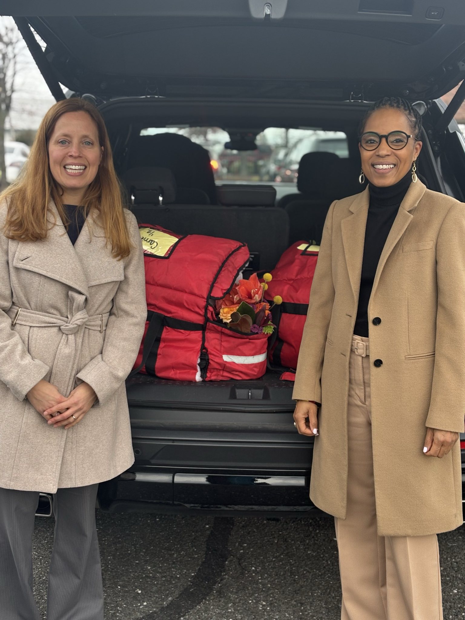 SENATOR ALSOBROOKS DELIVERS FOOD TO NEIGHBORS AND JOINS THANKSGIVING ...